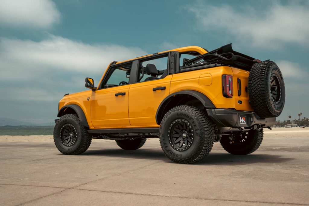 Ford Bronco Badlands | 17x9 -12 | Hardrock Offroad H106