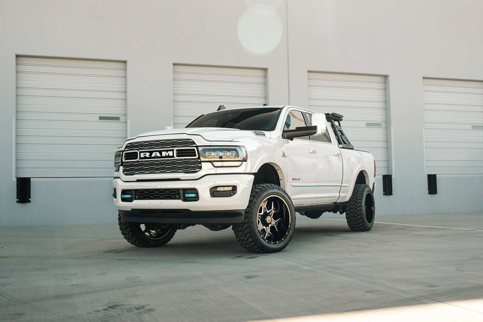 Dodge RAM 2500 | 22x12 -44 | Hardrock Offroad H507